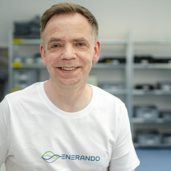 Über Enerando: Ihr Partner für Energiemanagement